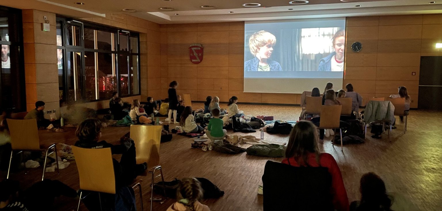 Die Jugendarbeit Stadt Oestrich-Winkel lädt ein zum Adventskino | Oestrich Winkel