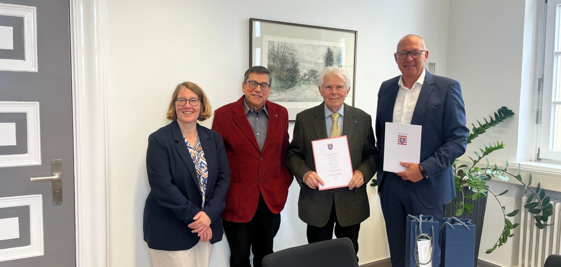 Alexander Wolf ist neuer Ortsgerichtsvorsteher für das Ortsgericht Oestrich I - Danke an Georg ...